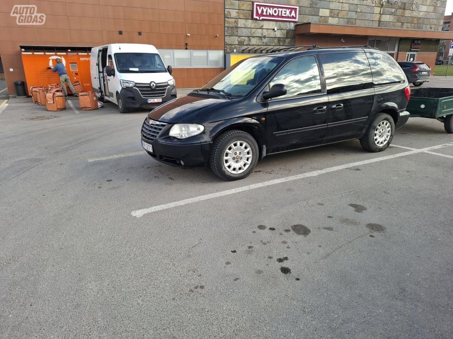 Black Chrysler Voyager 2005 in Plunge, with an engine capacity of 2.50 L and mileage of 277 thousand km for 1450 €, photo 11 on AUTOMOTO.COM.LV