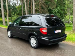 Melns Chrysler Voyager 2005 Rīga, ar dzinēja tilpumu 2.80 L un nobraukumu 0 tūkst. km par 2799 €, foto 4 vietnē AUTOMOTO.COM.LV