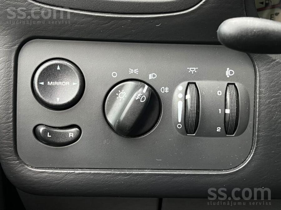 Melns Chrysler Voyager 2005 Rīga, ar dzinēja tilpumu 2.80 L un nobraukumu 0 tūkst. km par 2799 €, foto 15 vietnē AUTOMOTO.COM.LV