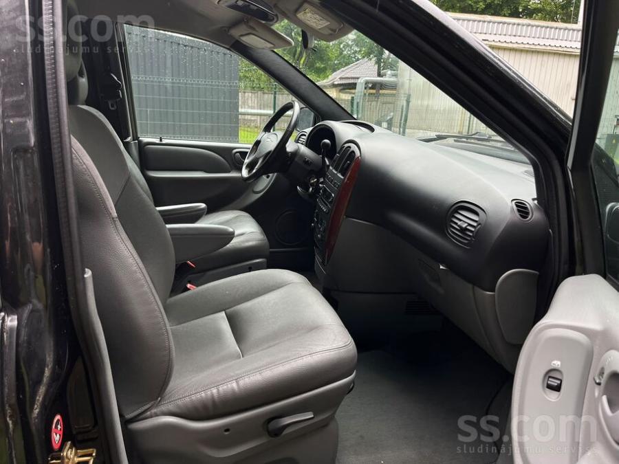 Melns Chrysler Voyager 2005 Rīga, ar dzinēja tilpumu 2.80 L un nobraukumu 0 tūkst. km par 2799 €, foto 20 vietnē AUTOMOTO.COM.LV
