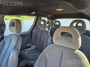 Melns Chrysler Voyager 2005 Liepāja, ar dzinēja tilpumu 2.80 L un nobraukumu 398 tūkst. km par 2500 €, foto 8 vietnē AUTOMOTO.COM.LV