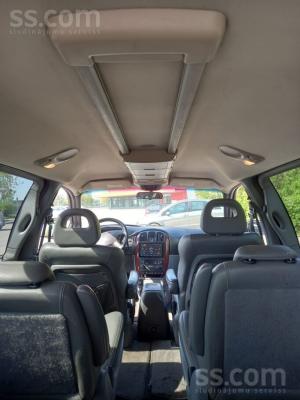 Black Chrysler Voyager 2005 in Riga, with an engine capacity of 2.80 L and mileage of 300 thousand km for 500 €, photo 11 on AUTOMOTO.COM.LV