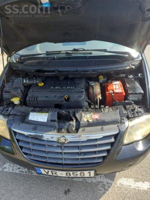 Melns Chrysler Voyager 2005 Rīga, ar dzinēja tilpumu 2.80 L un nobraukumu 300 tūkst. km par 500 €, foto  vietnē AUTOMOTO.COM.LV