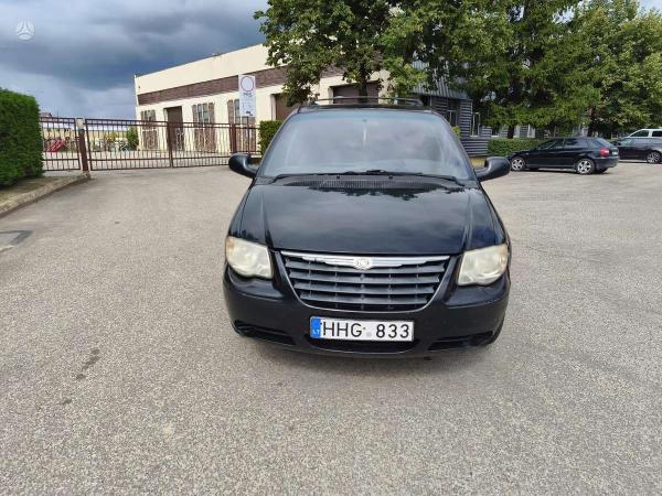 Черный Крайслер Вояджер 2005 в Паневежис, объемом двигателя 2.43 л и пробегом 364 тыс. км за 600 €, фото 2 на AUTOMOTO.COM.LV
