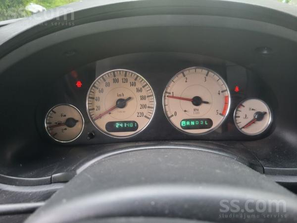 Melns Chrysler Voyager 2006 Rīga, ar dzinēja tilpumu 2.80 L un nobraukumu 241 tūkst. km par 2390 €, foto 5 vietnē AUTOMOTO.COM.LV