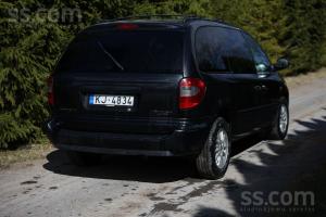 Melns Chrysler Voyager 2006 Liepāja, ar dzinēja tilpumu 2.50 L un nobraukumu 427 tūkst. km par 2800 €, foto 3 vietnē AUTOMOTO.COM.LV
