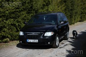 Melns Chrysler Voyager 2006 Liepāja, ar dzinēja tilpumu 2.50 L un nobraukumu 427 tūkst. km par 2800 €, foto 4 vietnē AUTOMOTO.COM.LV