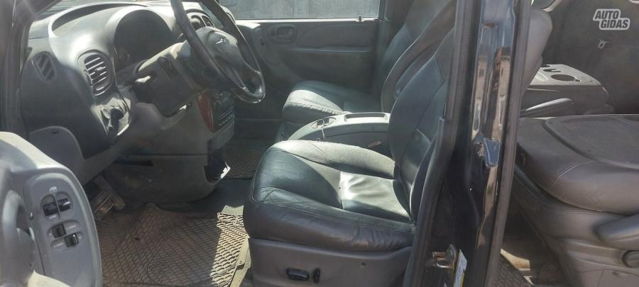 Black Chrysler Voyager 2006 in Vilnius, with an engine capacity of 2.80 L and mileage of 320 thousand km for 450 €, photo 10 on AUTOMOTO.COM.LV