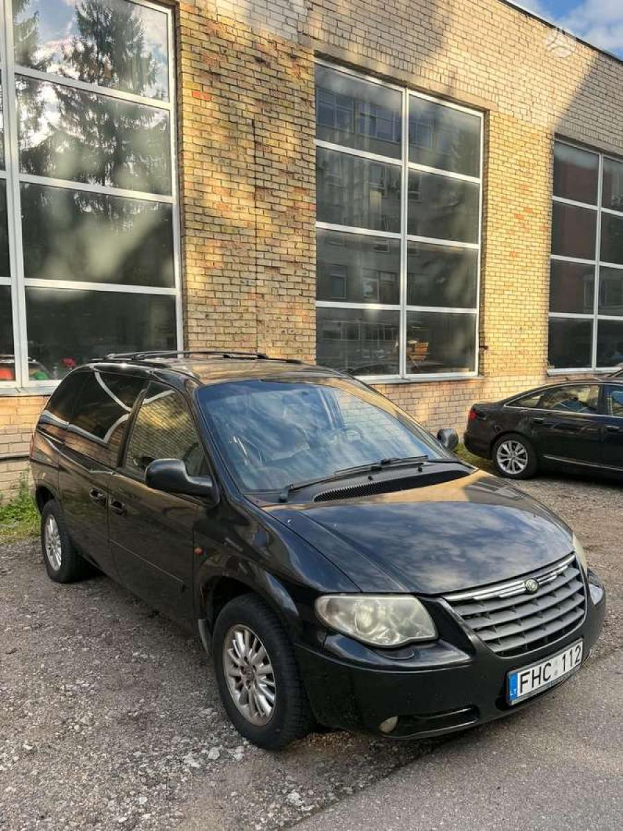 Melns Chrysler Voyager 2006 Viļņa, ar dzinēja tilpumu 2.78 L un nobraukumu 260 tūkst. km par 950 €, foto 3 vietnē AUTOMOTO.COM.LV