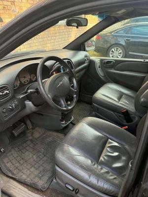 Melns Chrysler Voyager 2006 Viļņa, ar dzinēja tilpumu 2.78 L un nobraukumu 260 tūkst. km par 950 €, foto 6 vietnē AUTOMOTO.COM.LV