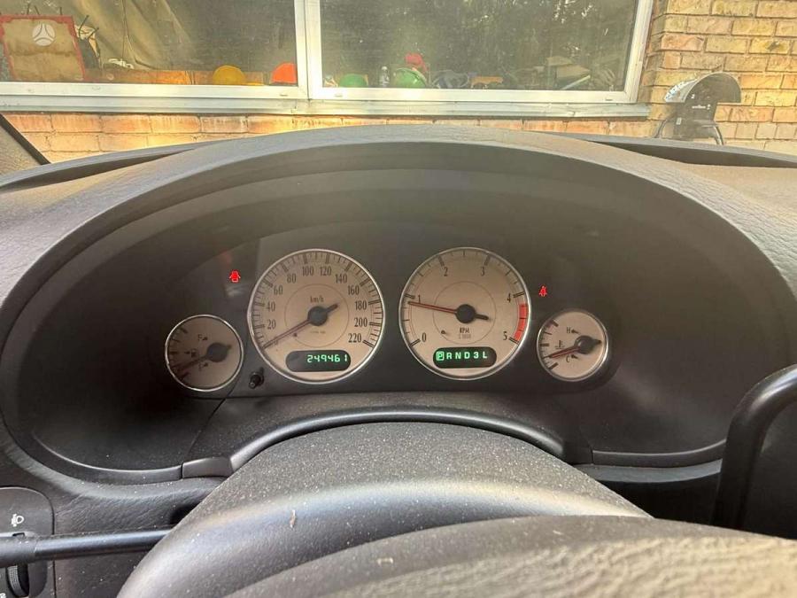 Melns Chrysler Voyager 2006 Viļņa, ar dzinēja tilpumu 2.78 L un nobraukumu 260 tūkst. km par 950 €, foto 8 vietnē AUTOMOTO.COM.LV