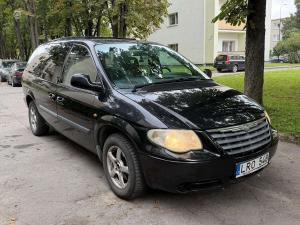Black Chrysler Voyager 2006 in Vilnius, with an engine capacity of 0.00 L and mileage of 236 thousand km for 750 €, photo 4 on AUTOMOTO.COM.LV