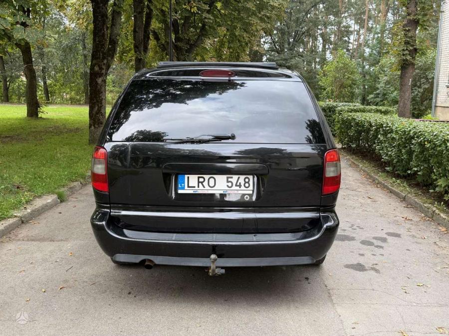 Black Chrysler Voyager 2006 in Vilnius, with an engine capacity of 0.00 L and mileage of 236 thousand km for 750 €, photo 6 on AUTOMOTO.COM.LV