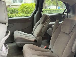 Black Chrysler Voyager 2006 in Vilnius, with an engine capacity of 0.00 L and mileage of 236 thousand km for 750 €, photo 11 on AUTOMOTO.COM.LV