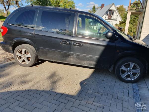 Крайслер Вояджер 2006 в Утена на AUTOMOTO.COM.LV Черный Крайслер Вояджер 2006 в Утена, объемом двигателя 2.80 л и пробегом 205 тыс. км за 1200 €, фото 1 на AUTOMOTO.COM.LV