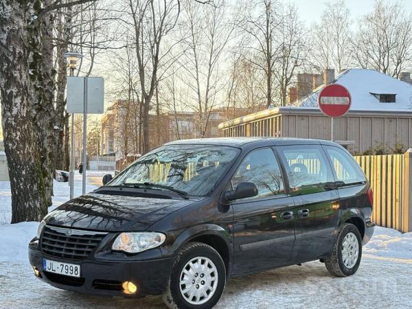 Melns Chrysler Voyager 2007 Rīga, ar dzinēja tilpumu 3.30 L un nobraukumu 310 tūkst. km par 2450 €, foto 3 vietnē AUTOMOTO.COM.LV