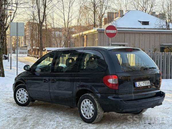 Melns Chrysler Voyager 2007 Rīga, ar dzinēja tilpumu 3.30 L un nobraukumu 310 tūkst. km par 2450 €, foto 5 vietnē AUTOMOTO.COM.LV