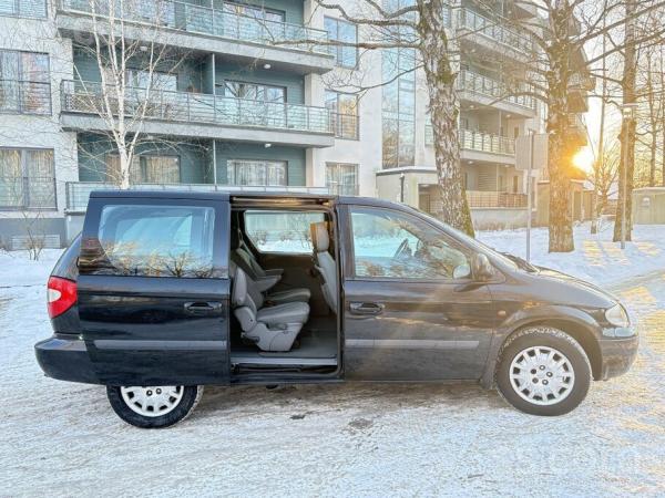 Melns Chrysler Voyager 2007 Rīga, ar dzinēja tilpumu 3.30 L un nobraukumu 310 tūkst. km par 2450 €, foto 8 vietnē AUTOMOTO.COM.LV