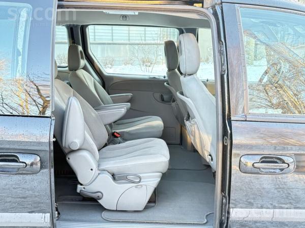 Melns Chrysler Voyager 2007 Rīga, ar dzinēja tilpumu 3.30 L un nobraukumu 310 tūkst. km par 2450 €, foto 10 vietnē AUTOMOTO.COM.LV