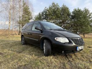 Black Chrysler Voyager 2007 in Jelgava, with an engine capacity of 2.80 L and mileage of 263 thousand km for 1000 €, photo 3 on AUTOMOTO.COM.LV