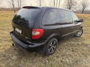 Black Chrysler Voyager 2007 in Jelgava, with an engine capacity of 2.80 L and mileage of 263 thousand km for 1000 €, photo 4 on AUTOMOTO.COM.LV