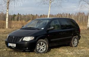 Melns Chrysler Voyager 2007 Jelgava, ar dzinēja tilpumu 2.80 L un nobraukumu 263 tūkst. km par 1000 €, foto 2 vietnē AUTOMOTO.COM.LV