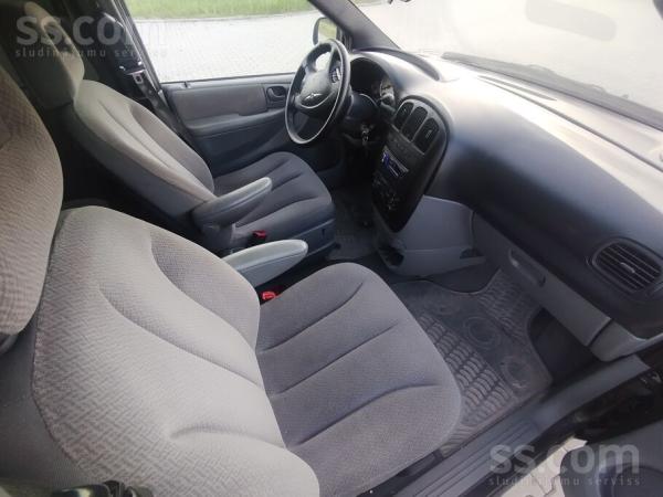 Melns Chrysler Voyager 2007 Rīga, ar dzinēja tilpumu 2.80 L un nobraukumu 264 tūkst. km par 3250 €, foto 5 vietnē AUTOMOTO.COM.LV