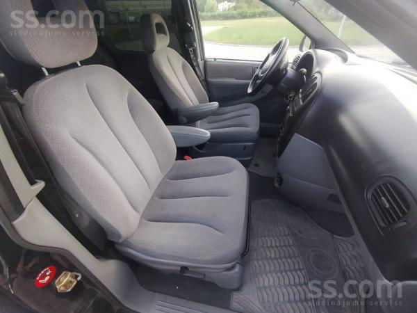 Melns Chrysler Voyager 2007 Rīga, ar dzinēja tilpumu 2.80 L un nobraukumu 264 tūkst. km par 3250 €, foto 6 vietnē AUTOMOTO.COM.LV