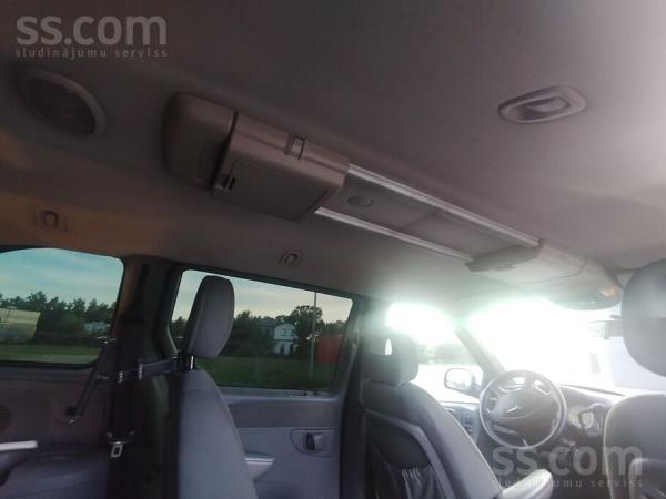 Melns Chrysler Voyager 2007 Rīga, ar dzinēja tilpumu 2.80 L un nobraukumu 264 tūkst. km par 3250 €, foto 9 vietnē AUTOMOTO.COM.LV