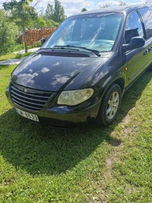 Melns Chrysler Voyager 2007 Rēzekne, ar dzinēja tilpumu 2.50 L un nobraukumu 354 tūkst. km par 2000 €, foto  vietnē AUTOMOTO.COM.LV