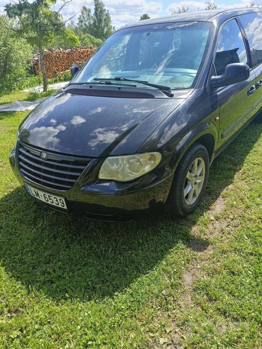 Melns Chrysler Voyager 2007 Rēzekne, ar dzinēja tilpumu 2.50 L un nobraukumu 354 tūkst. km par 2000 €, foto 1 vietnē AUTOMOTO.COM.LV
