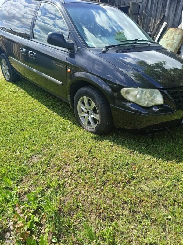 Melns Chrysler Voyager 2007 Rēzekne, ar dzinēja tilpumu 2.50 L un nobraukumu 354 tūkst. km par 2000 €, foto 2 vietnē AUTOMOTO.COM.LV