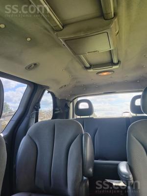 Melns Chrysler Voyager 2007 Rēzekne, ar dzinēja tilpumu 2.50 L un nobraukumu 354 tūkst. km par 2000 €, foto 6 vietnē AUTOMOTO.COM.LV