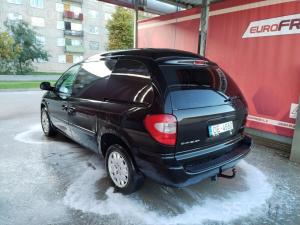 Black Chrysler Voyager 2007 in Rezekne, with an engine capacity of 2.80 L and mileage of 388 thousand km for 2700 €, photo 4 on AUTOMOTO.COM.LV