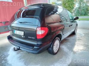 Black Chrysler Voyager 2007 in Rezekne, with an engine capacity of 2.80 L and mileage of 388 thousand km for 2700 €, photo 6 on AUTOMOTO.COM.LV