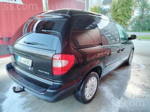 Black Chrysler Voyager 2007 in Rezekne, with an engine capacity of 2.80 L and mileage of 388 thousand km for 2700 €, photo 7 on AUTOMOTO.COM.LV