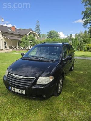 Black Chrysler Voyager 2008 in Jurmala, with an engine capacity of 2.80 L and mileage of 139 thousand km for 2680 €, photo 8 on AUTOMOTO.COM.LV
