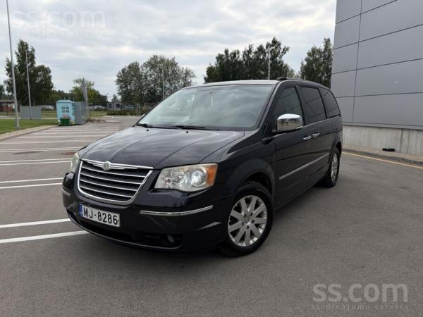 Black Chrysler Voyager 2011 in Riga, with an engine capacity of 2.80 L and mileage of 0 thousand km for 5990 €, photo 1 on AUTOMOTO.COM.LV