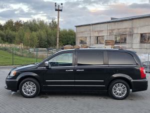 Black Chrysler Voyager 2014 in Silute, with an engine capacity of 2.80 L and mileage of 276 thousand km for 5900 €, photo 10 on AUTOMOTO.COM.LV