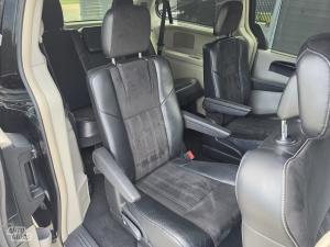 Black Chrysler Voyager 2014 in Silute, with an engine capacity of 2.80 L and mileage of 276 thousand km for 5900 €, photo 18 on AUTOMOTO.COM.LV