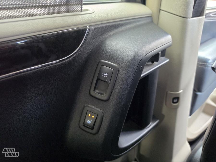 Black Chrysler Voyager 2014 in Silute, with an engine capacity of 2.80 L and mileage of 276 thousand km for 5900 €, photo 24 on AUTOMOTO.COM.LV