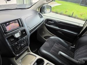 Black Chrysler Voyager 2014 in Silute, with an engine capacity of 2.80 L and mileage of 276 thousand km for 5900 €, photo 32 on AUTOMOTO.COM.LV