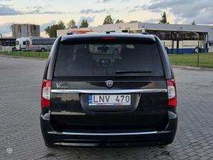 Black Chrysler Voyager 2014 in Silute, with an engine capacity of 2.80 L and mileage of 276 thousand km for 5900 €, photo 10 on AUTOMOTO.COM.LV