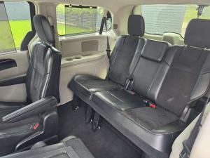 Black Chrysler Voyager 2014 in Silute, with an engine capacity of 2.80 L and mileage of 276 thousand km for 5900 €, photo 18 on AUTOMOTO.COM.LV