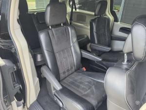 Black Chrysler Voyager 2014 in Silute, with an engine capacity of 2.80 L and mileage of 276 thousand km for 5900 €, photo 19 on AUTOMOTO.COM.LV