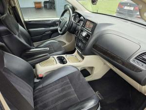 Black Chrysler Voyager 2014 in Silute, with an engine capacity of 2.80 L and mileage of 276 thousand km for 5900 €, photo 20 on AUTOMOTO.COM.LV