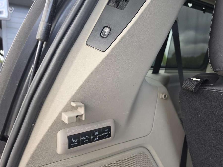 Black Chrysler Voyager 2014 in Silute, with an engine capacity of 2.80 L and mileage of 276 thousand km for 5900 €, photo 22 on AUTOMOTO.COM.LV