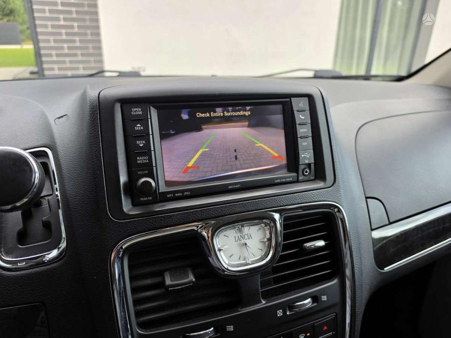 Black Chrysler Voyager 2014 in Silute, with an engine capacity of 2.80 L and mileage of 276 thousand km for 5900 €, photo 33 on AUTOMOTO.COM.LV