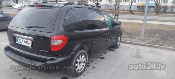 Melns Chrysler Voyager 2004 Tallina, ar dzinēja tilpumu 2.80 L un nobraukumu 298 tūkst. km par 1599 €, foto 3 vietnē AUTOMOTO.COM.LV