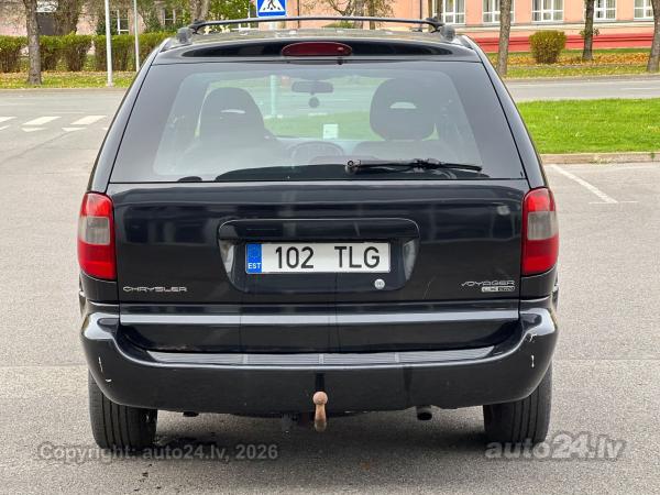 Melns Chrysler Voyager 2005 Narva, ar dzinēja tilpumu 2.80 L un nobraukumu 283 tūkst. km par 1499 €, foto 3 vietnē AUTOMOTO.COM.LV